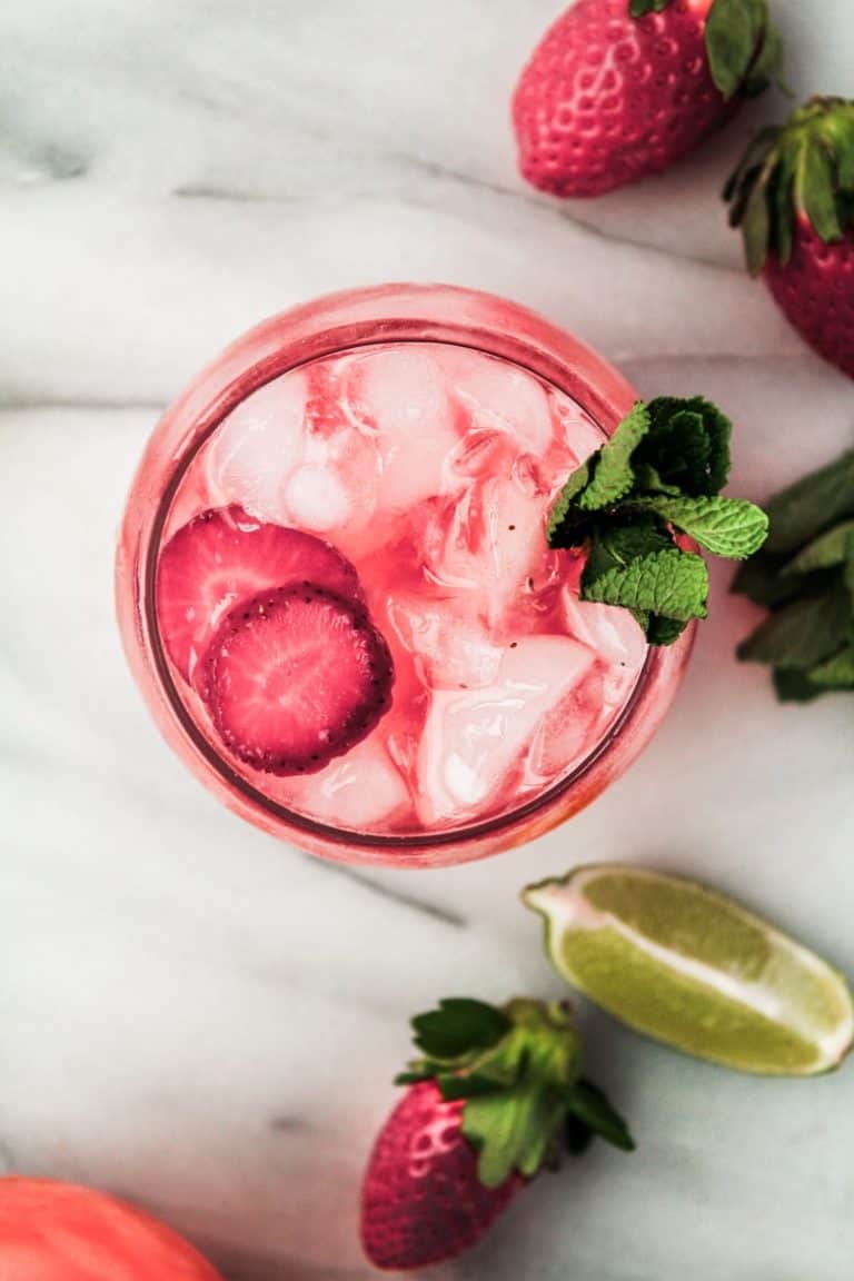 The Best Strawberry Fizz Cocktail - Bucket List Tummy